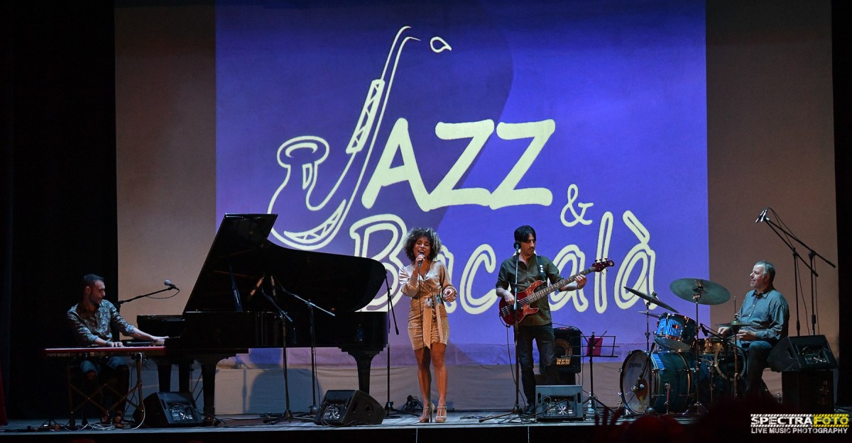 Recensione: Simona Boo e Diego Imparato in “Comoverão” al Teatro ...