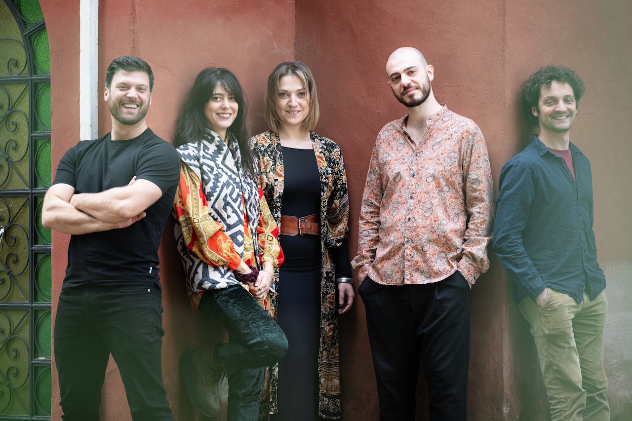 Prometheus è il nuovo album del contrabbassista Jacopo Ferrazza | Around Eventi